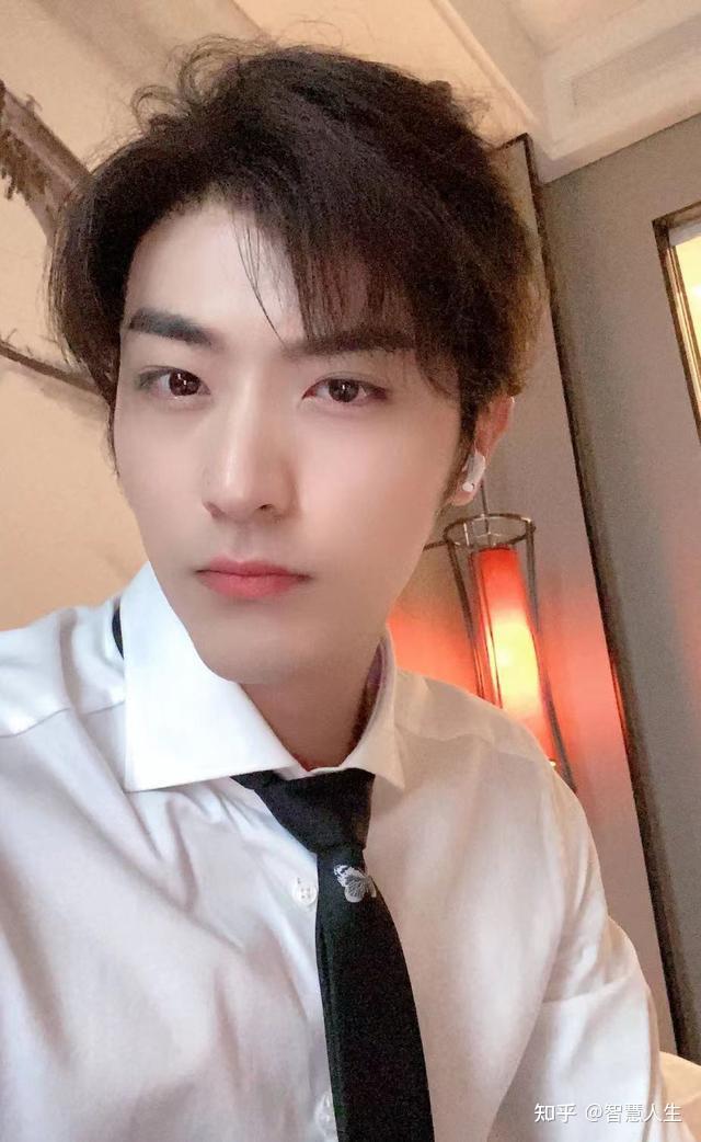 刘宇宁直播念错名字，被观众嘲笑没文化，徐开骋高情商回应 知乎