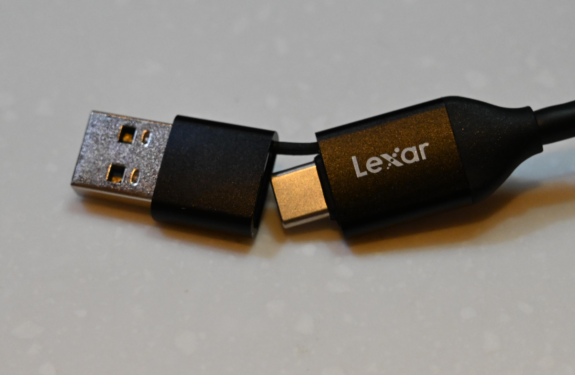 CFE卡战未来！两款CFexpress Type B型卡横向对比 - 知乎