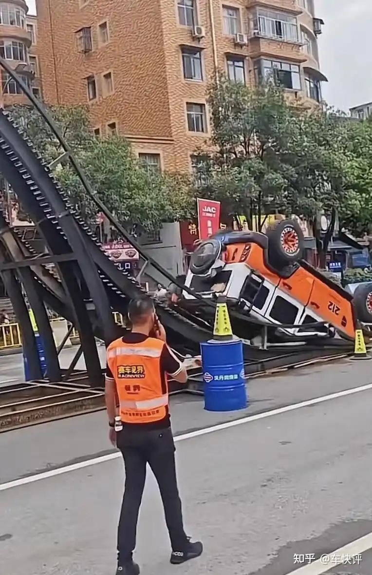 再发声明：212越野车爬坡翻车，北汽集团为啥慌了？ - 知乎