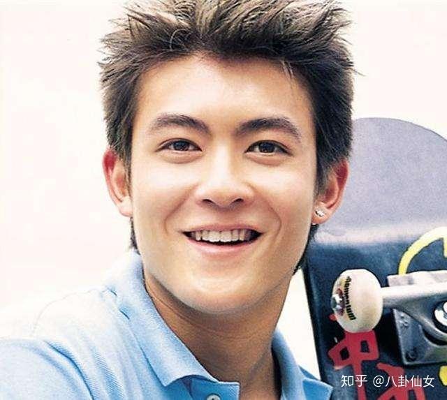 "艳照门"的10多位女星中，唯独她被陈冠希称：她和别的女孩不一样 - 知乎