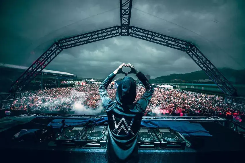 专访｜Alan Walker：相比500亿播放，我更在意传达和成长 - 知乎