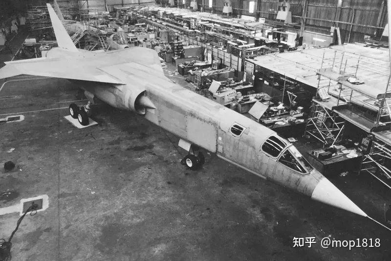【转载：空翼网】TSR.2，被自己人击落的英国超音速核轰炸机 - 知乎