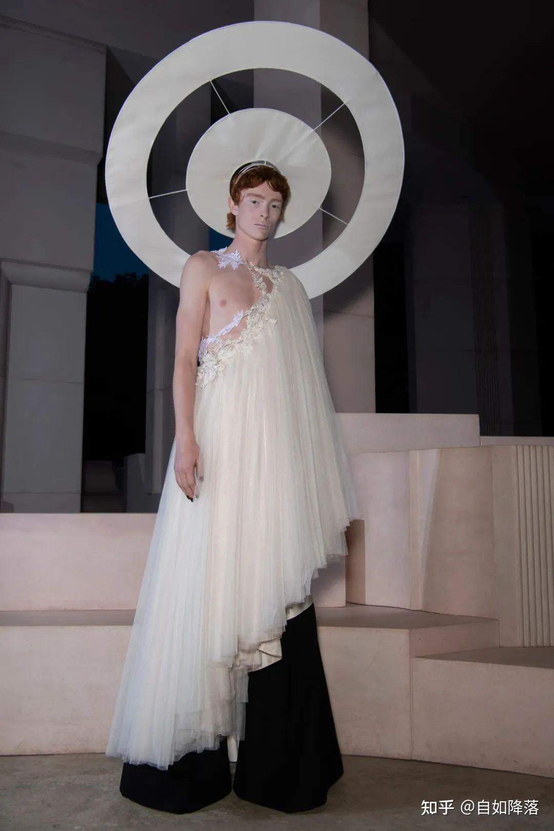 Harris Reed | 欢迎进入我的「性别流动」世界 - 知乎