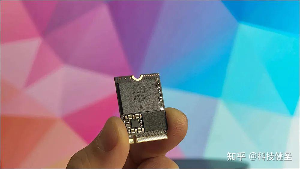 2230标准的超强SSD 西部数据SN770M评测 ROG掌机最佳存储搭档 - 知乎