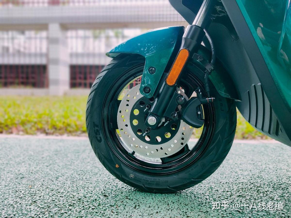 号称优化N系列所有短板，九号M95C电摩评测：107km+解决死亡摇摆 - 知乎