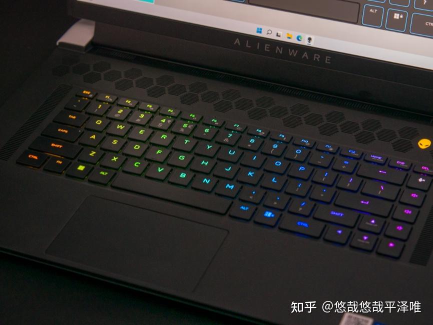 大屏超薄，极致体验——Alienware X17R2评测 - 知乎