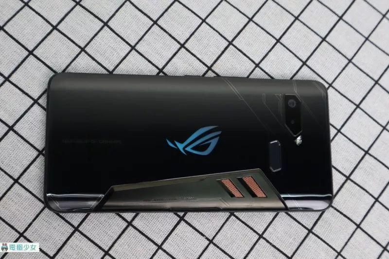 最疯狂电竞手机 ROG Phone + 限量行李箱深度体验 - 知乎