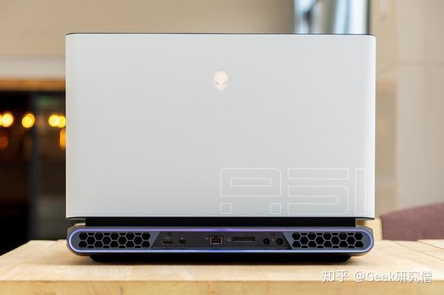 堪比旗舰主机的性能怪兽，外星人 Area-51m 体验如何？ - 知乎