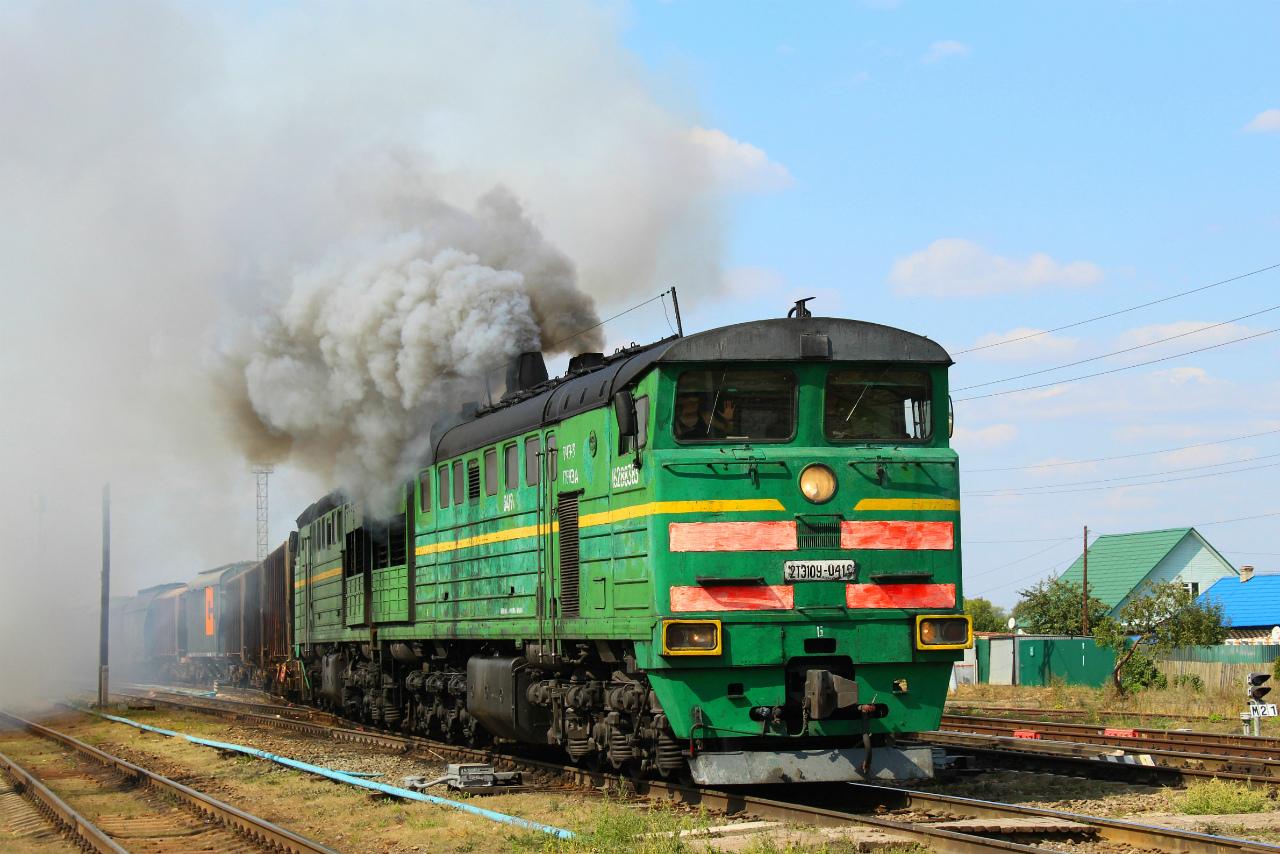 时不时喷黑烟的TE10系列内燃机车 - 知乎