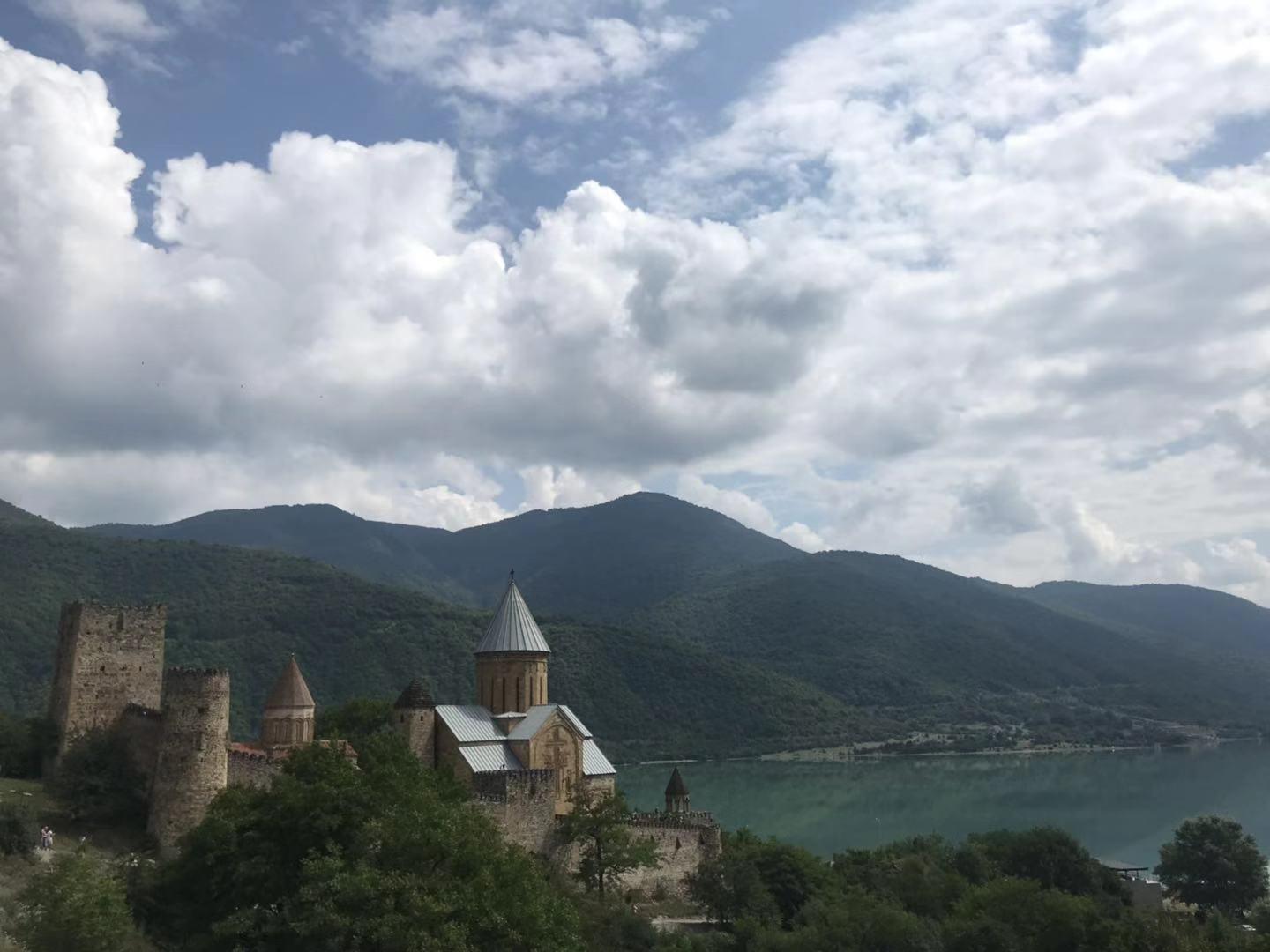 卡兹别克-登山者的天堂 - 知乎