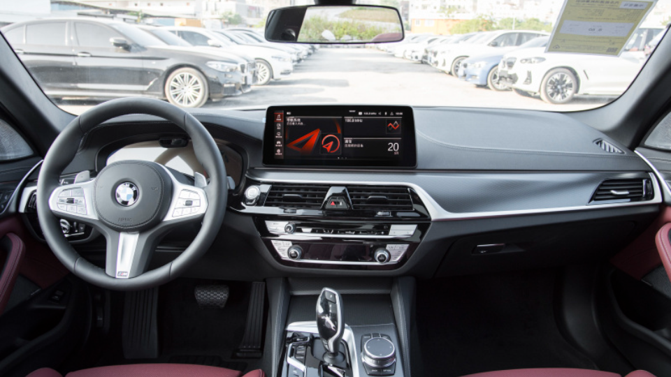 新款宝马530Li上市，领先型够用/豪华型完美，值得多花4万吗？ - 知乎