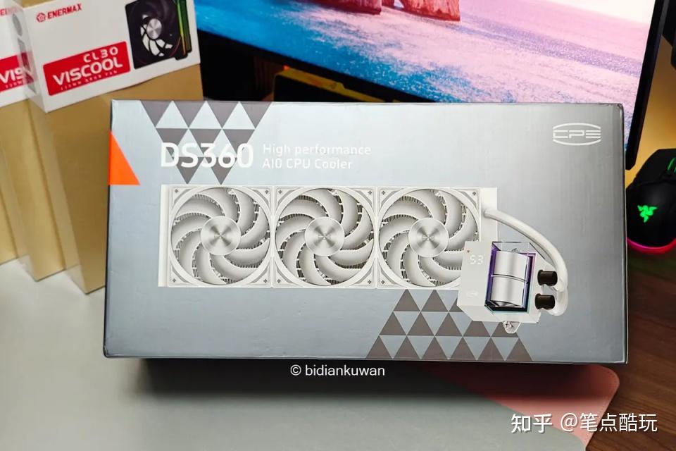将白色进行到底，超频三DS360智能数显双腔水泵水冷散热器装机分享 - 知乎