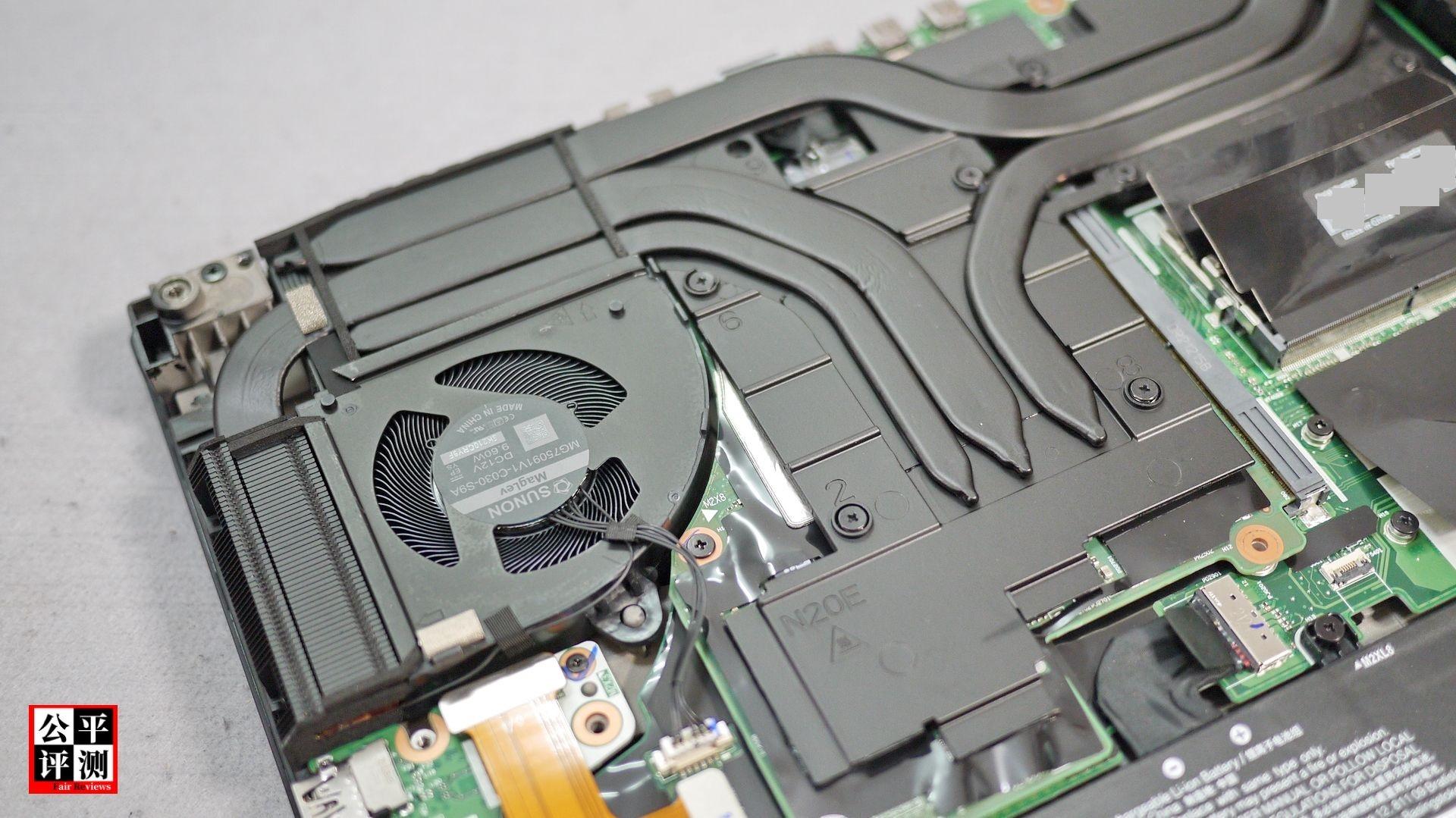 2021 ThinkPad重型移动工作站P15 Gen 2&P17 Gen 2对比评测连载2：拆解一胎双胞