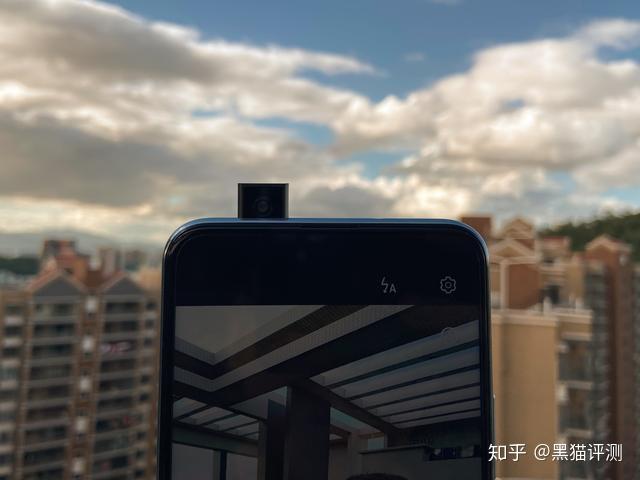 暴力解锁100%性能！90Hz+麒麟820+180Hz，荣耀X10全面评测 - 知乎