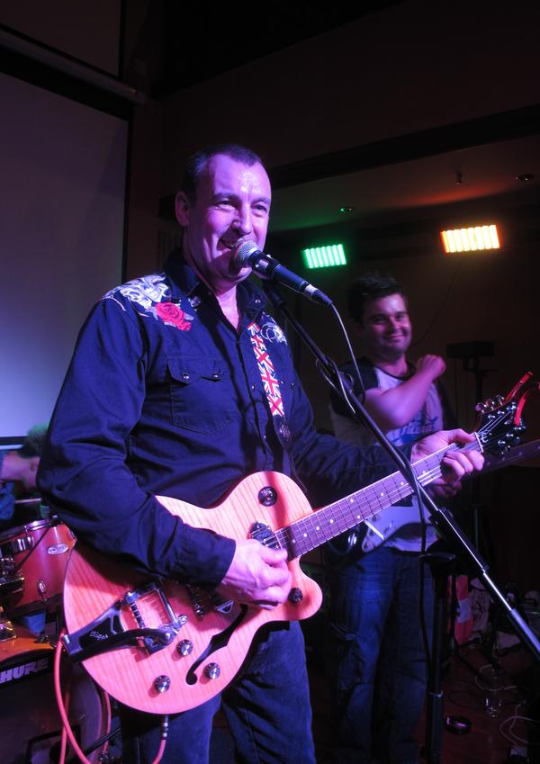 定了！spark stage火花全球共享空间·舞台跨年演出秀，12月31日（周五）晚18:00 - 知乎