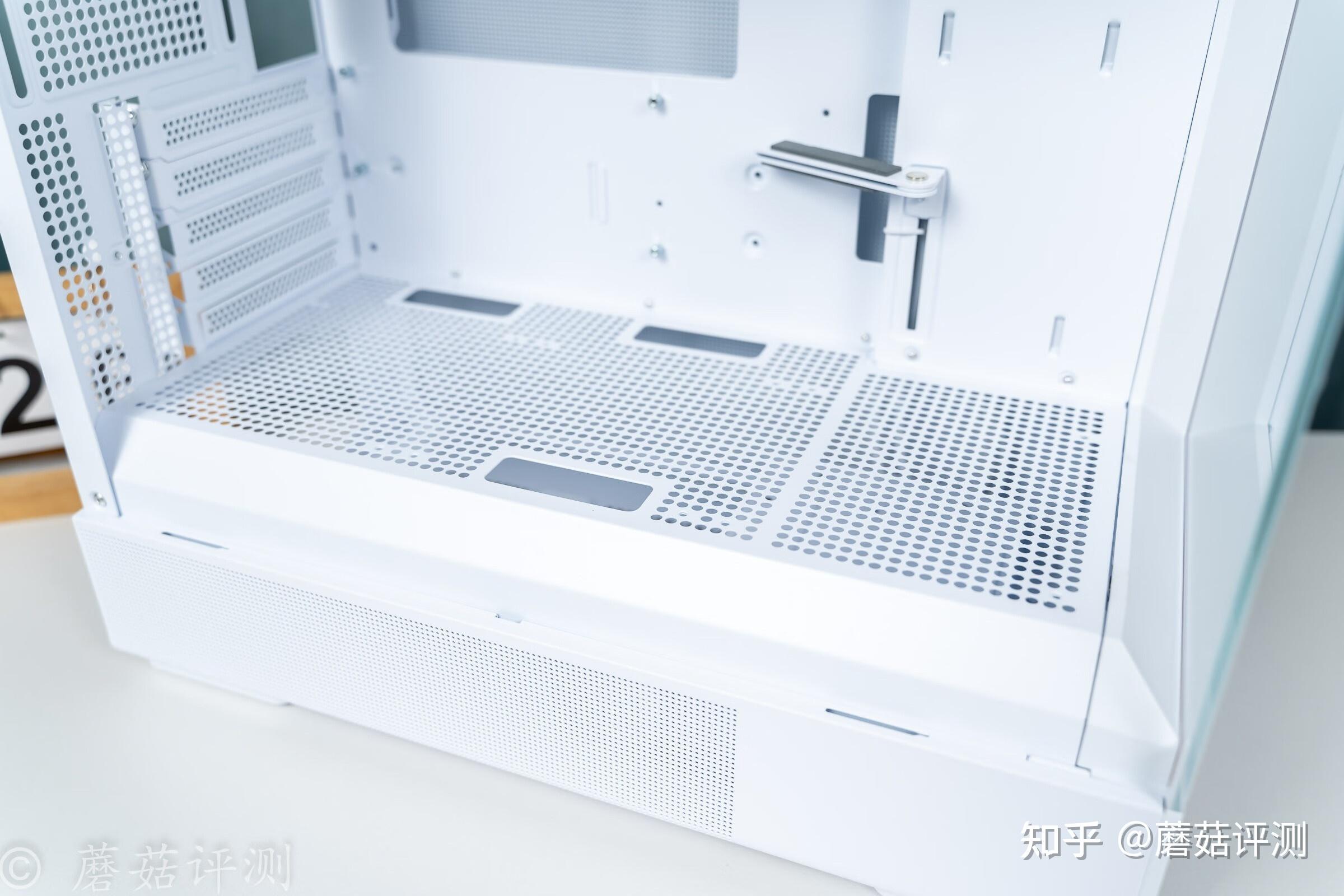 小巧精致，全景展示，效果震撼，爱国者（aigo）星璨小岚270°海景房机箱 评测