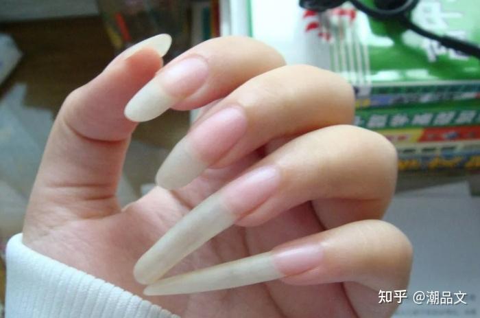 《科普》长指甲虽然美,但出现这5个迹象就代表该剪掉了! 知乎