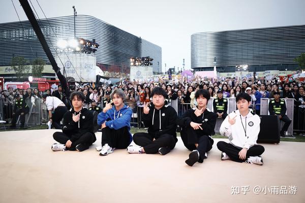 Gemini透露DYG和RW训练赛很强，侠妹汗流浃背，阿豆：WB也很厉害 - 知乎