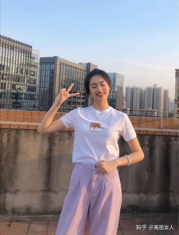 紫色搭配什么颜色好看 知乎
