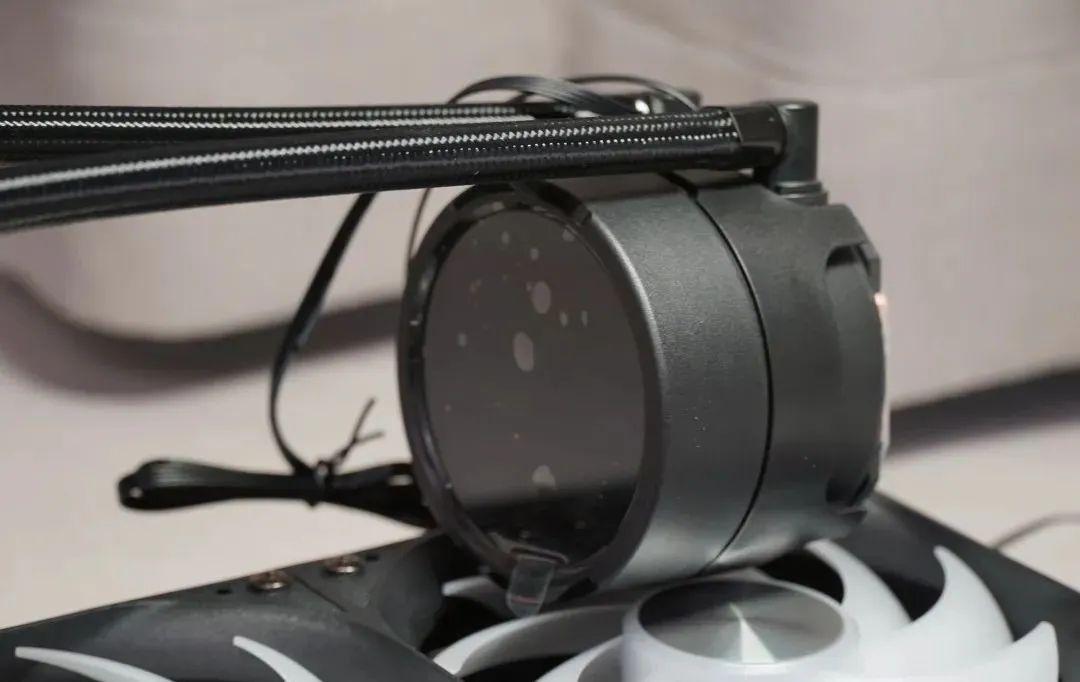 数显水冷，表现如何？银昕E360 PRO简评 - 知乎