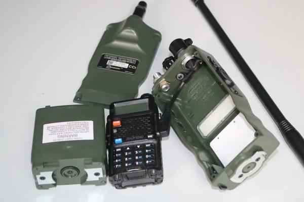 预算不足，如何拥有PRC152A战术手台？某宝来帮你圆梦！ - 知乎