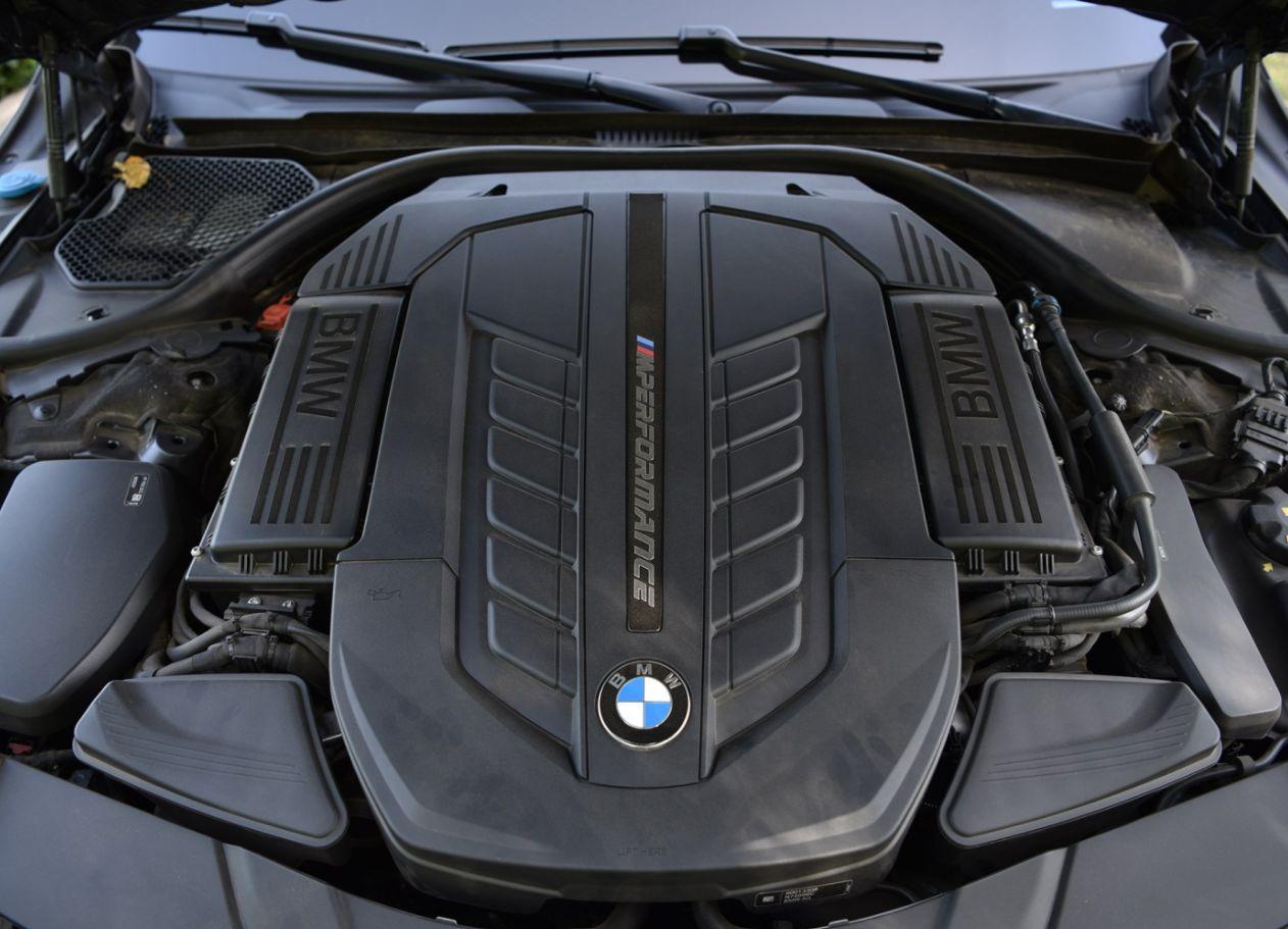 宝马7系V12最后的绝唱，宝马推出M760i限量版 - 知乎