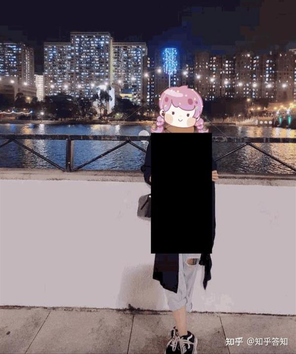 为何!香港40岁辣妈热衷 晒胸”,公共场所暴露成瘾,如此行为到底是爱好,还是嗜好。 知乎