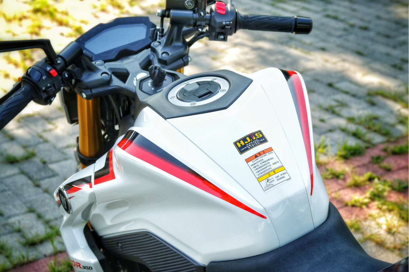 让一众媒体老师“翻车”的豪爵DR300怎么样？中国摩托车联合测评 - 知乎