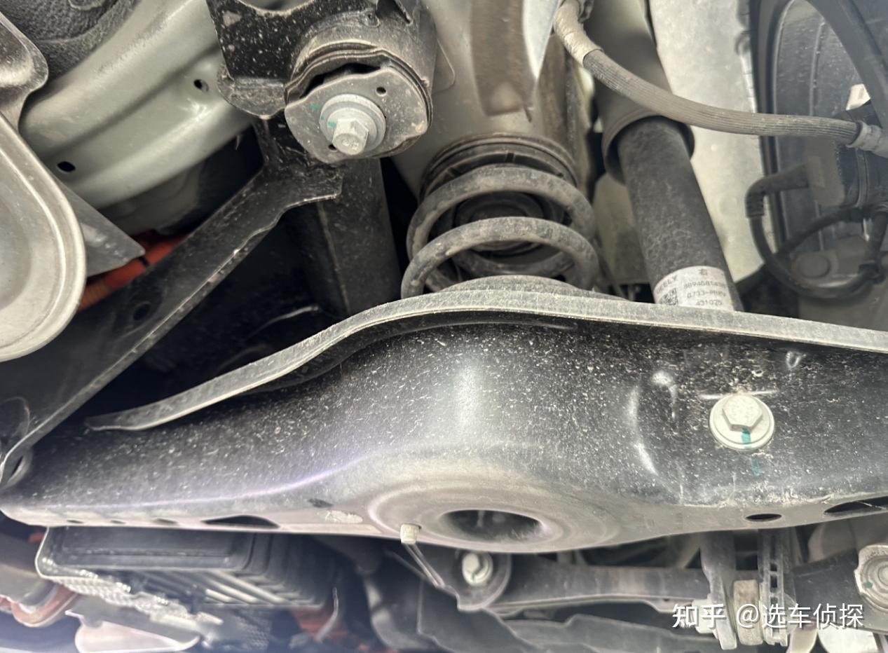 2023款银河L6，双穹顶天窗、墨镜遮阳板，390马力插混轿车 - 知乎