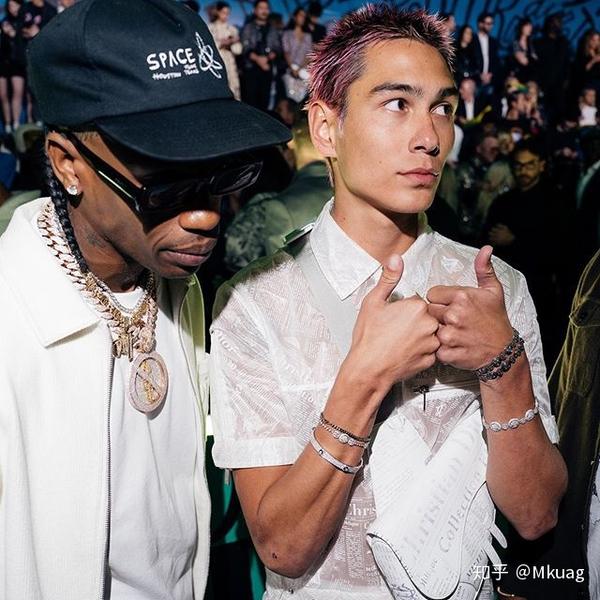 Travis Scott 最近如此钟爱滑板的原因竟然是因为他？ - 知乎