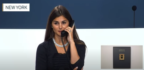 有哪些像陈良玲一样的美女拍卖师？ - 知乎