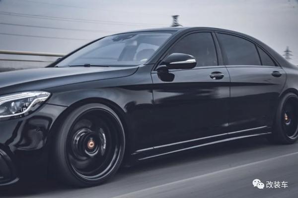 爱上姿态的奔驰W222，这颜值让全新S级来了都得叫爸爸 - 知乎