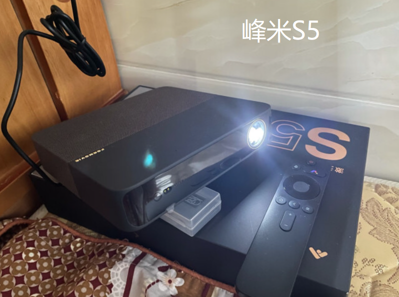 2022年投影仪该怎么选？峰米最新款S5和极米Z6X哪款更值得我们购买？预算3k的朋友来这里看看！ - 知乎