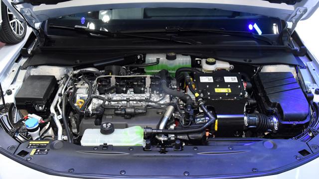 定位性能车却主打省油，用上9AT的名爵MG7，比影豹值得买？ - 知乎