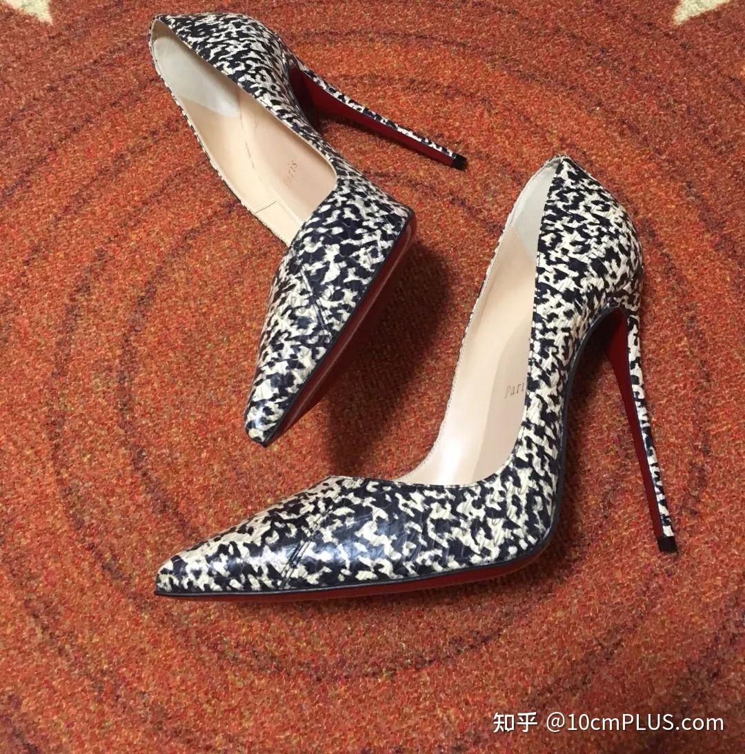 cl so kate蛇纹红底高跟鞋 99新正品38.5码，so kate，12-12.5厘米高度 - 知乎