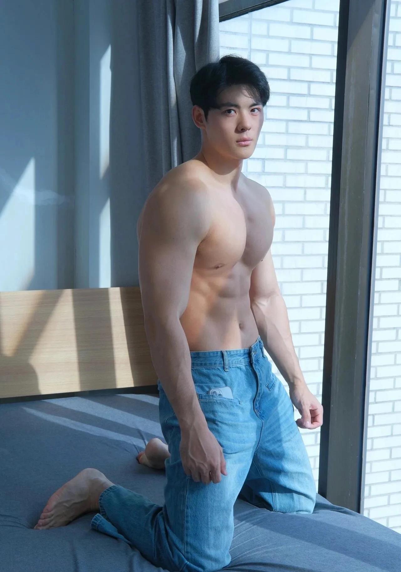 186CM肌肉健身男模，这身材也太可了！ - 知乎