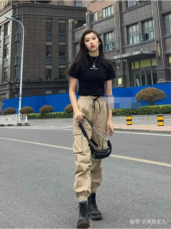 夏天工装裤搭配什么上衣好看 知乎
