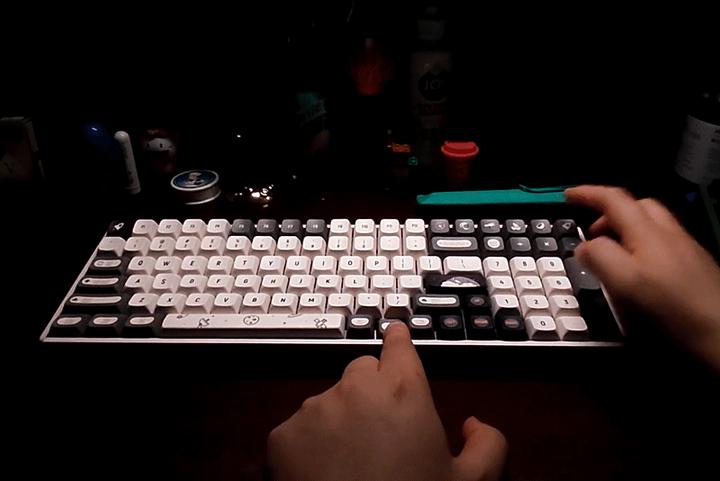宇宙来啦！IQUNIX F97漫游指南 三模机械键盘 - 知乎