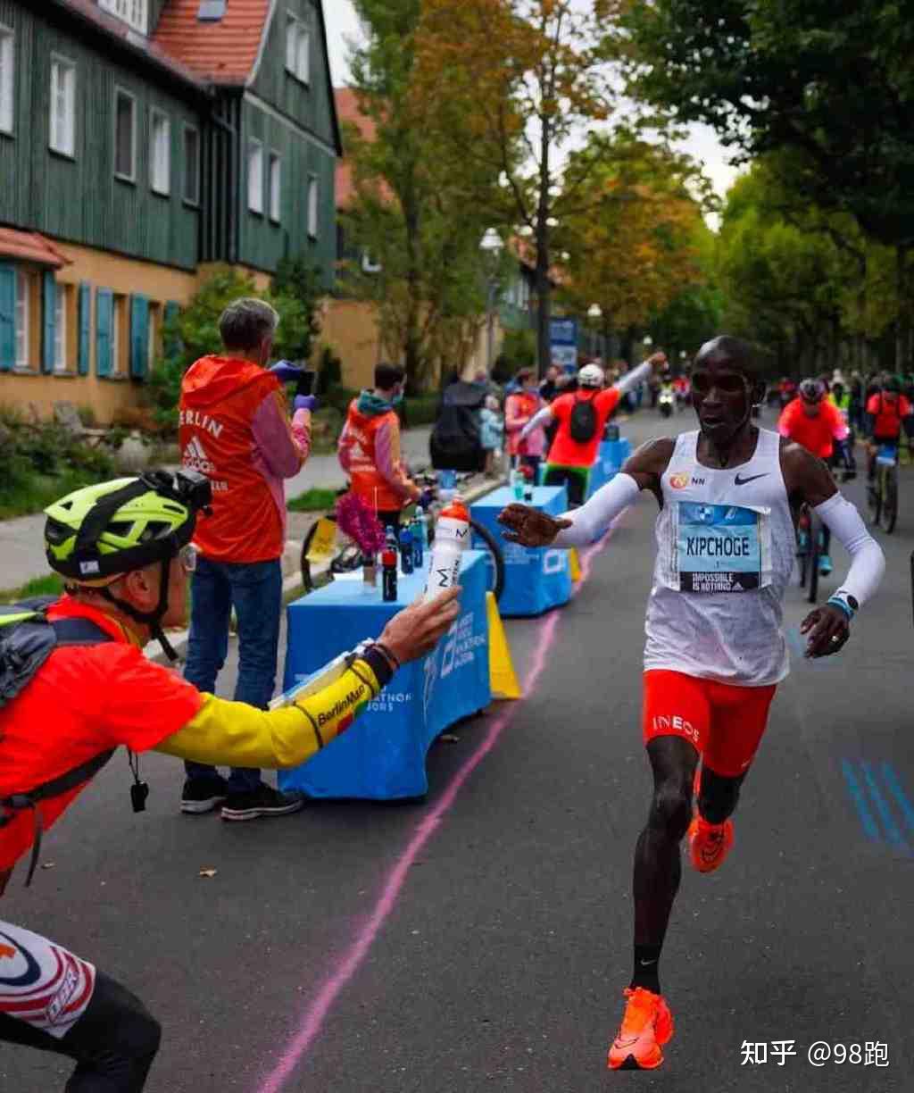 瓶神克劳斯 | 基普乔格的超级英雄！ - 知乎