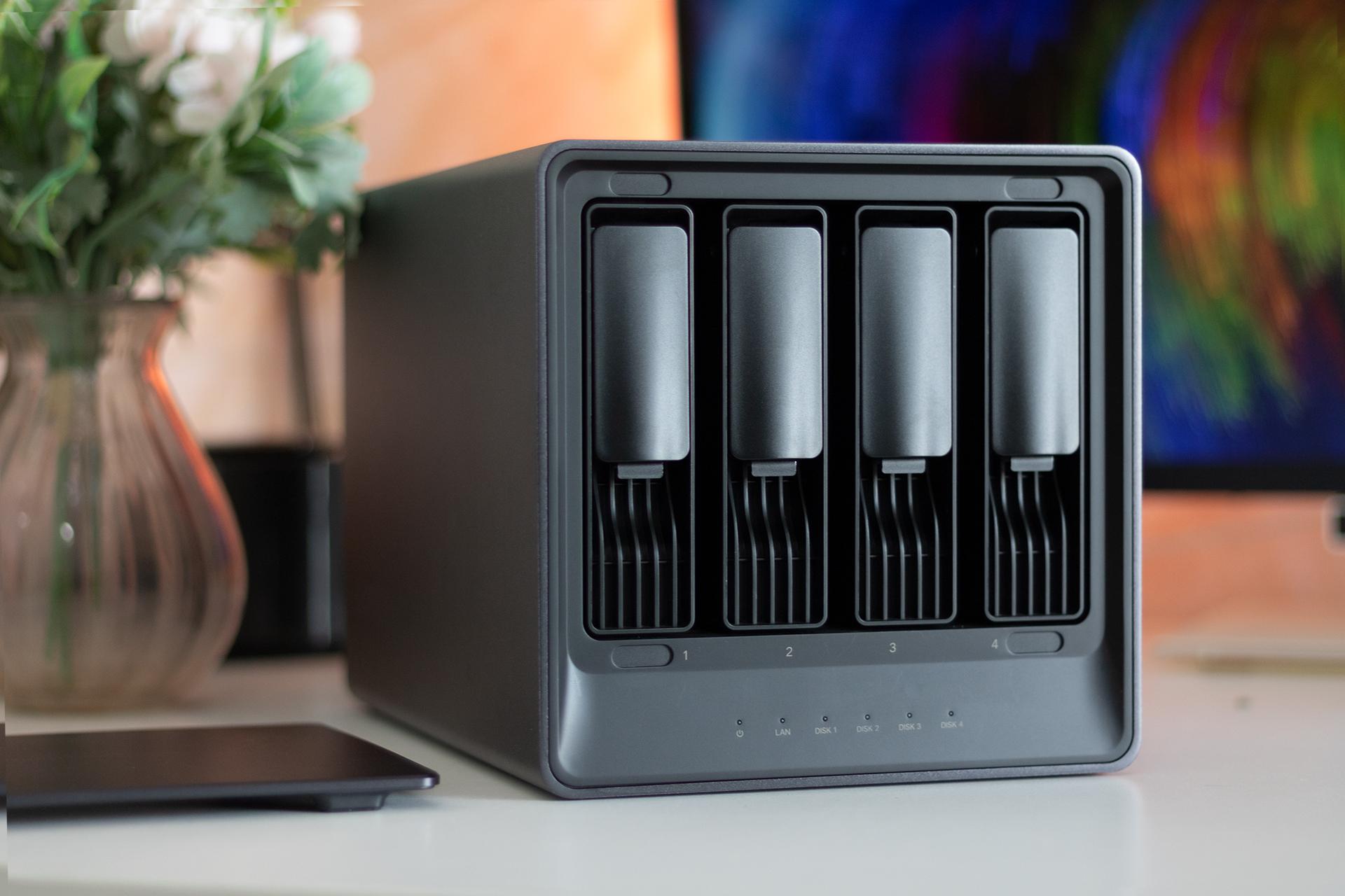 低门槛上手！旗舰4盘NAS：绿联云DX4600实测，扩展性强+超易用，家用首选高性能NAS - 知乎