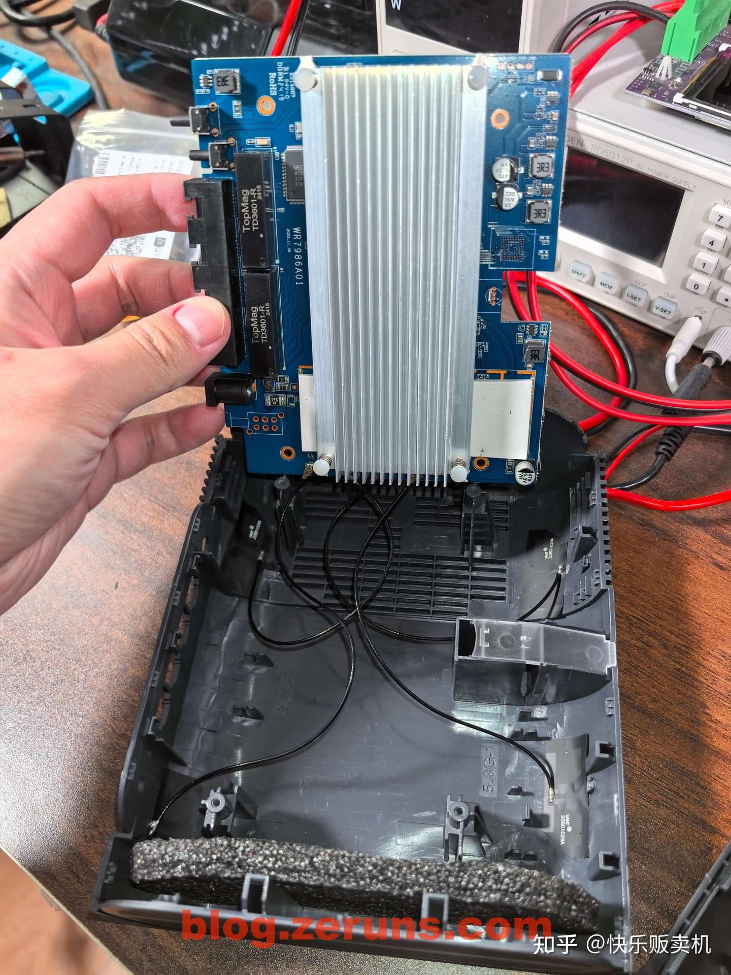 爱快 IK-Q6000 WiFi6无线路由器 简单开箱评测和拆解 - 知乎