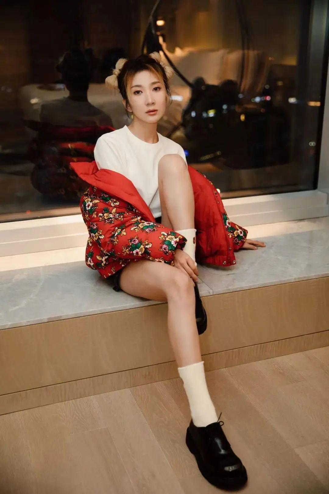 NINEONE#赵馨玥现身KENZO限时花店与「花样制燥」派对之夜，美丽星动官身份助燃时尚COSMOPOLITIAN「美丽之夜」 - 知乎