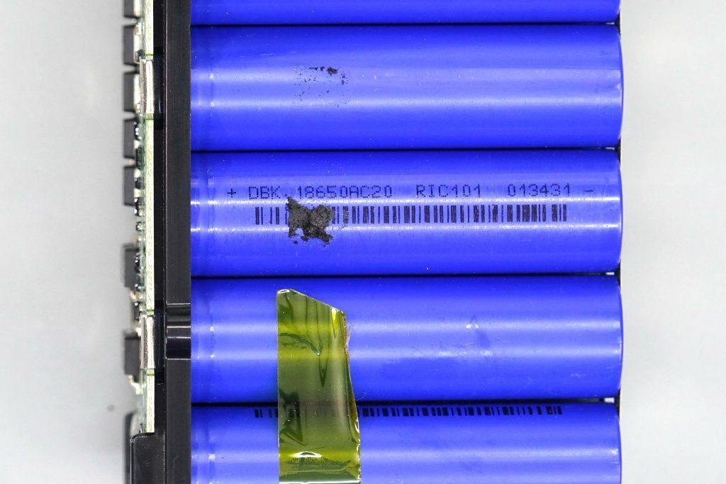 拆解报告：Yoobao羽博200W多功能便携式储能电源EN2 - 知乎