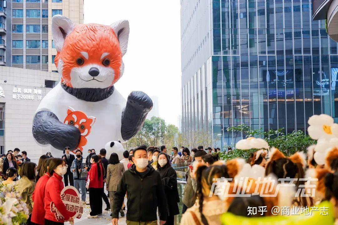 CRR百图斩 | 充满记忆点的成都招商大魔方 - 知乎