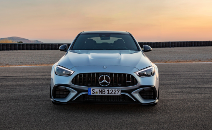 新奔驰AMG C63官图来袭，搭2.0T引擎+电动机，可选20英寸锻造轮毂 - 知乎