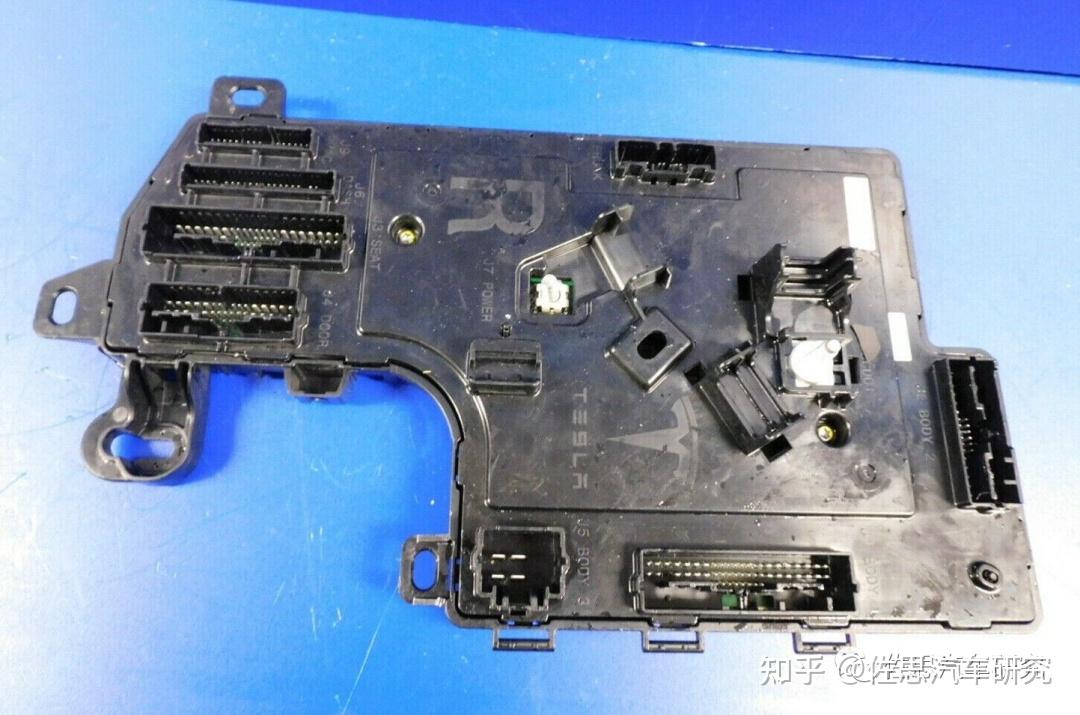拆解特斯拉、大众和宝马车身控制器 - 知乎