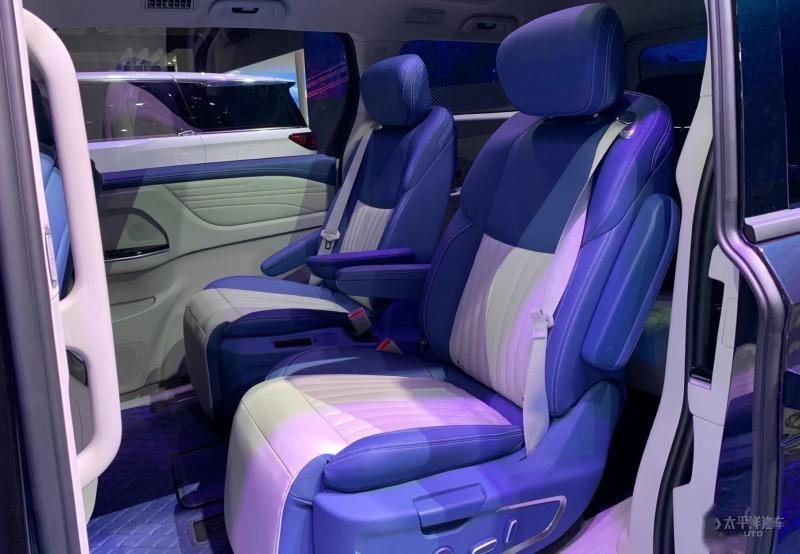 首款3DHT智慧电混 江淮瑞风RF8广州车展开始预售 - 知乎