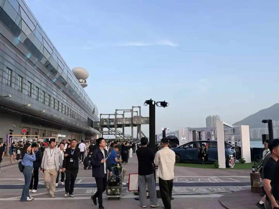 综合续航1400km！2025款小鹏X9发布，何小鹏的野心藏不住了？ - 知乎