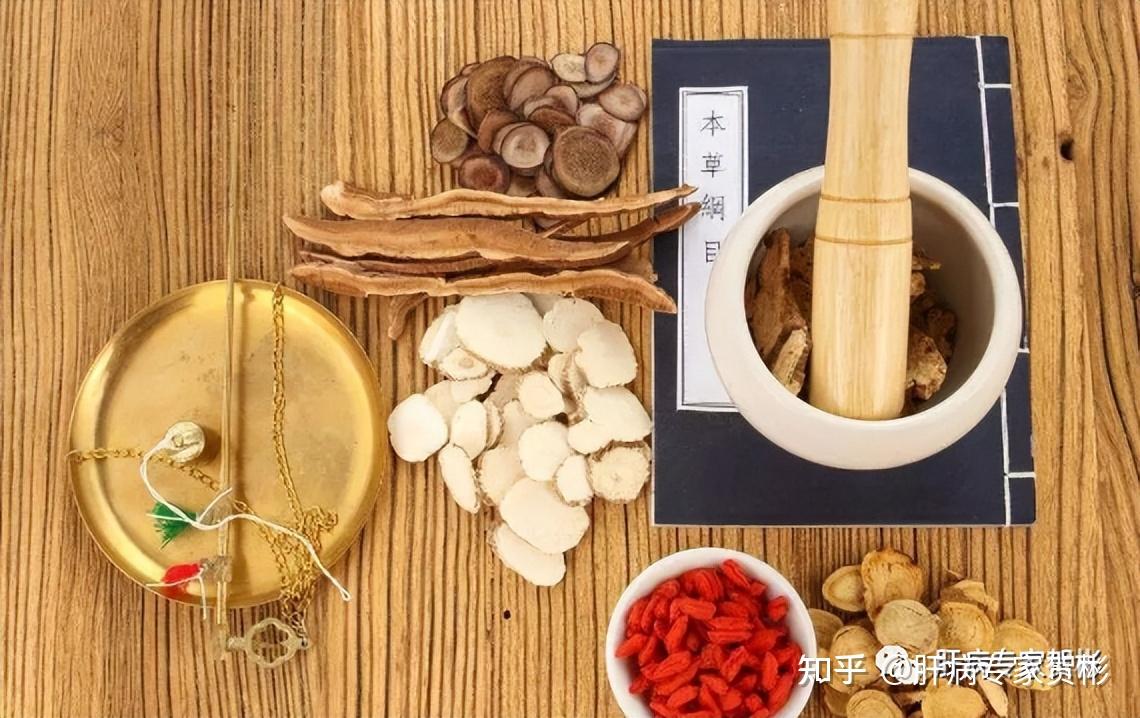 长期酗酒喝出酒精肝！55岁的他该如何治疗？ 知乎