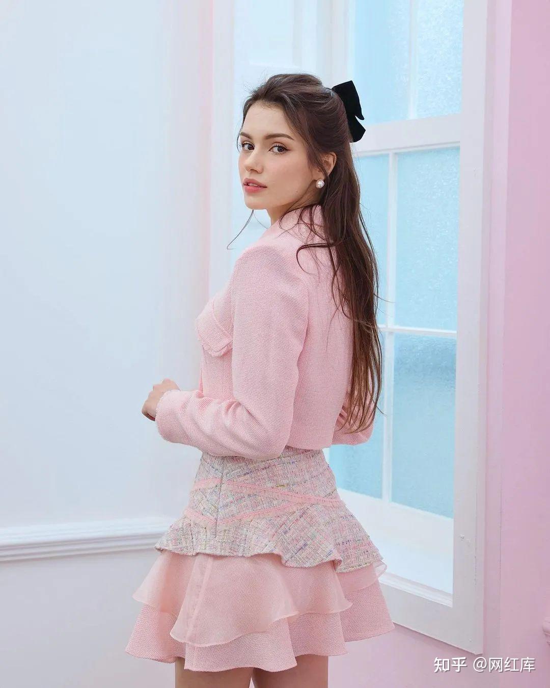 乌克兰模特一张有棱有角的瓜子脸真是神仙颜值 - 知乎